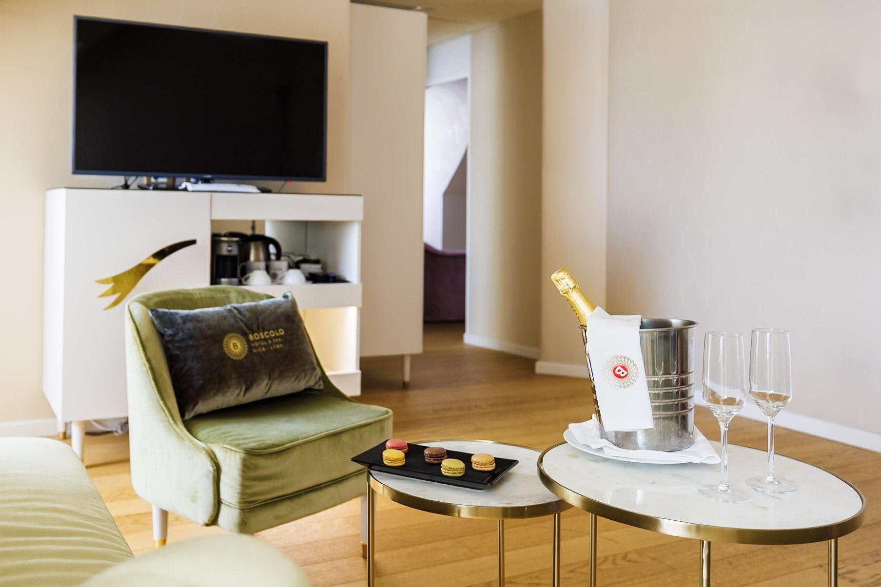 Box Romantic Getaway Gift Box - Boscolo Lyon Hotel & Spa in the Rhône